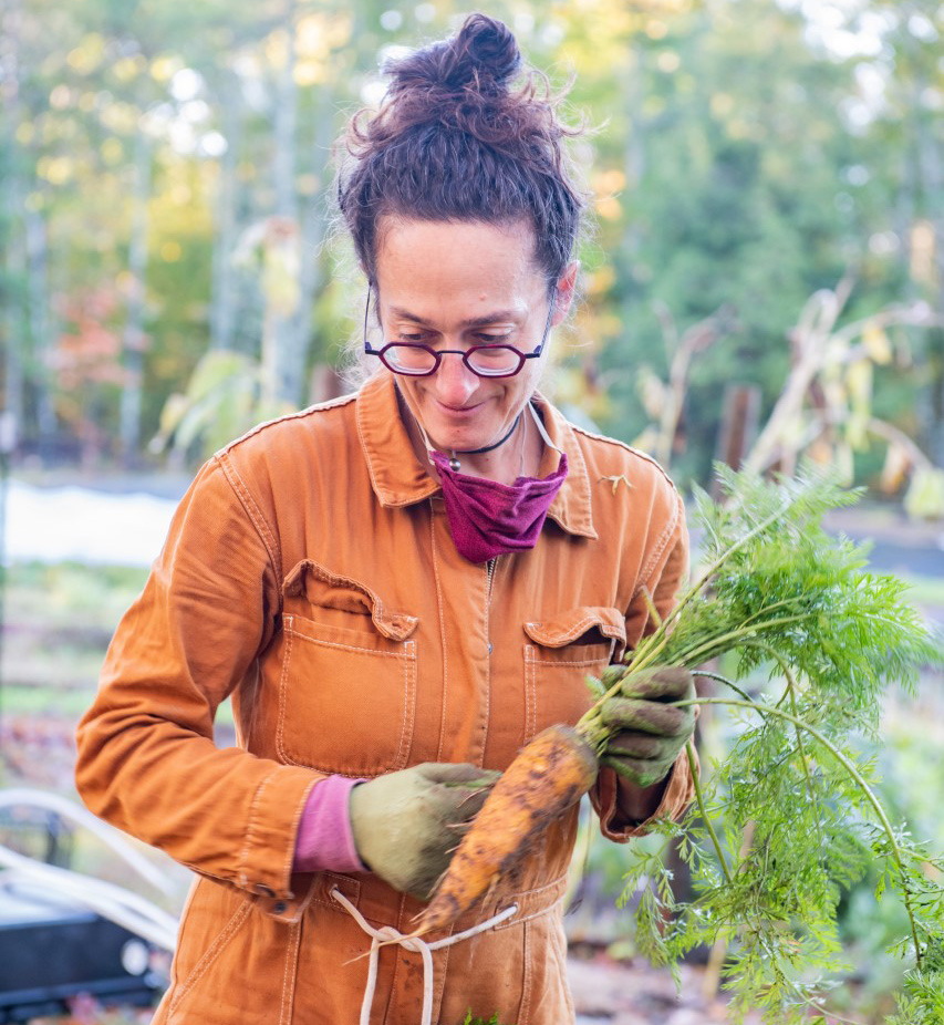 » Newhouse alumna brings fresh produce to the food insecure
