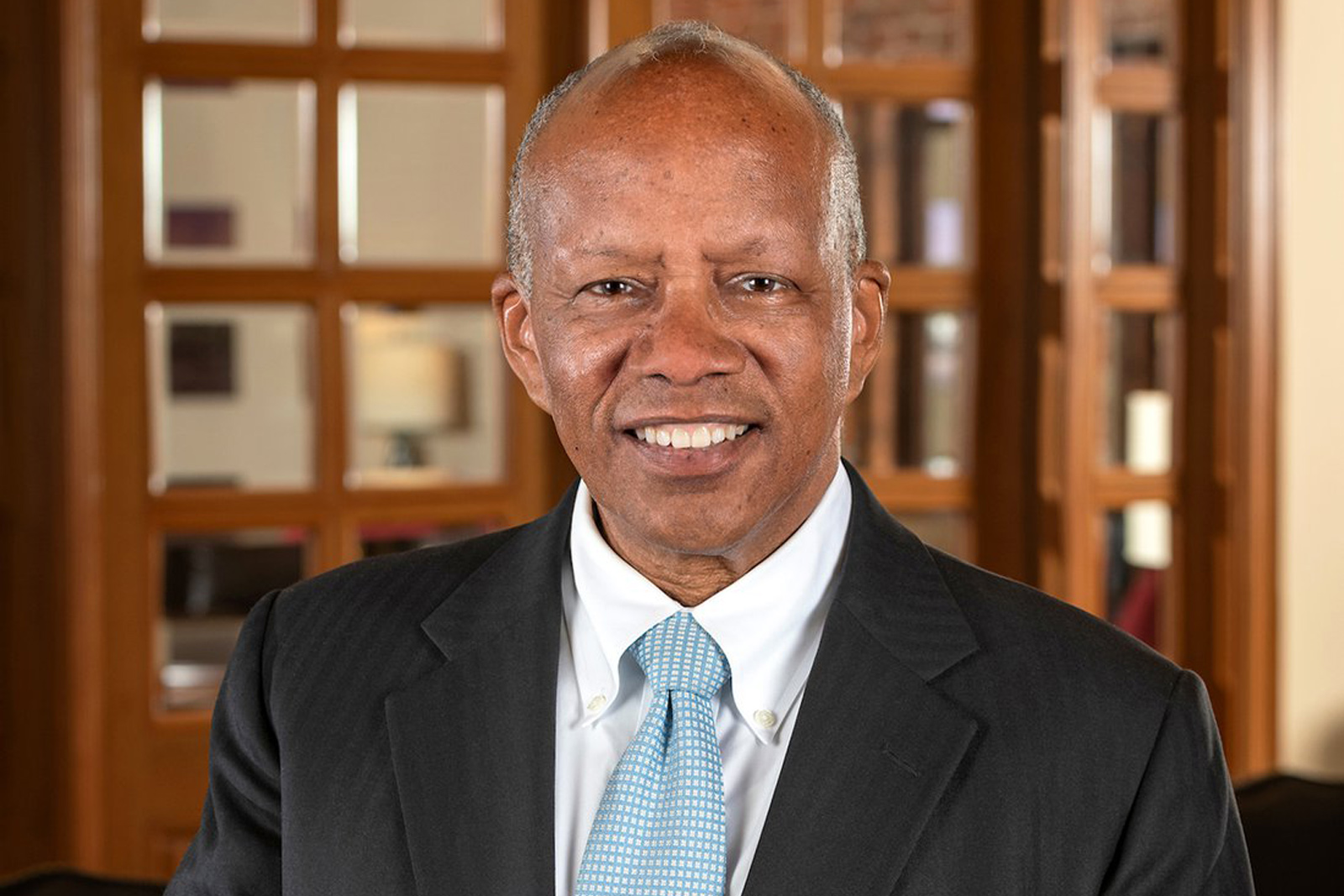 » Howard Woolley ’80 supports the student experience in Washington, D.C.